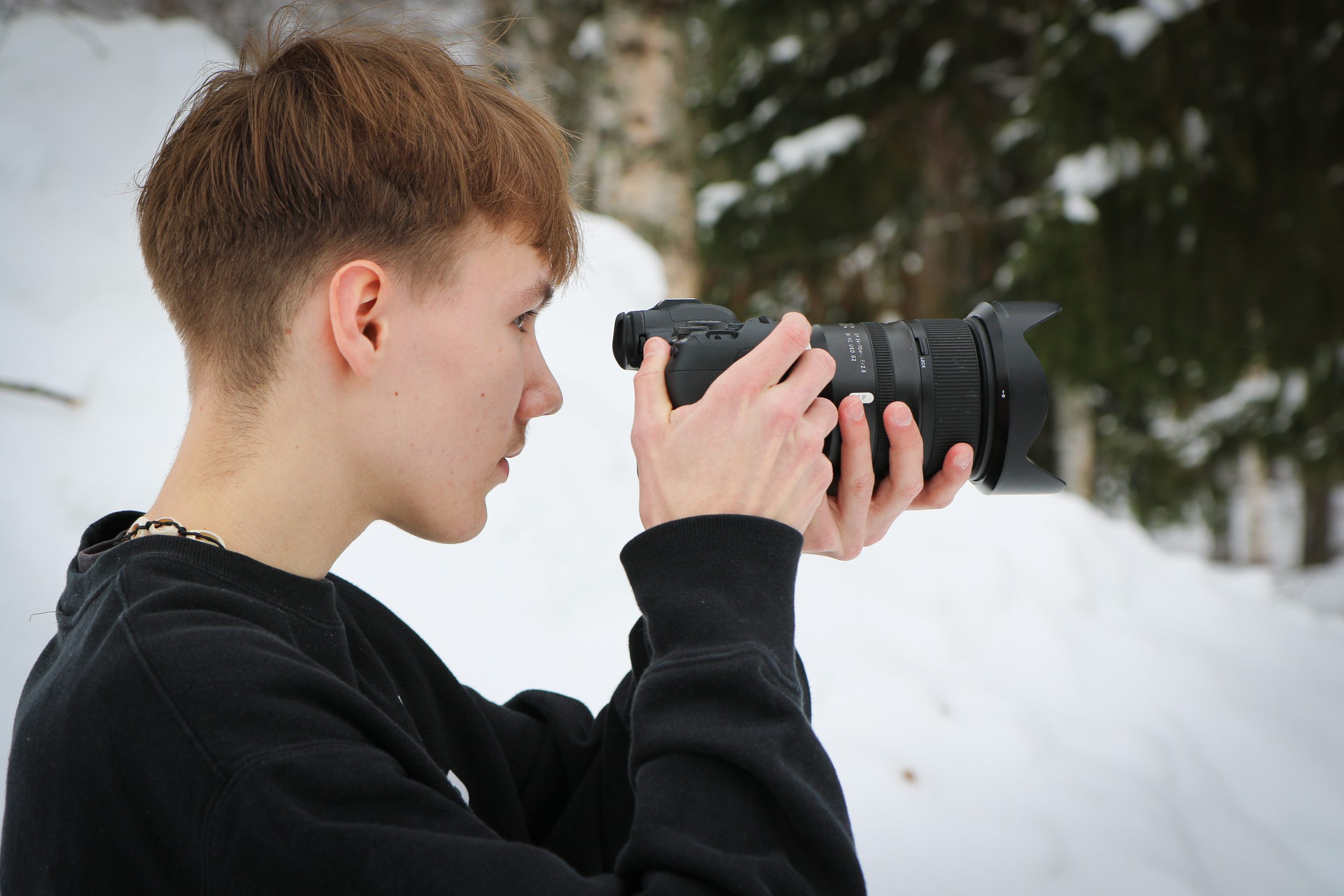 Aaron ikuistaa ohikiitävät onnenhetket - Pyhäjärven Sanomat