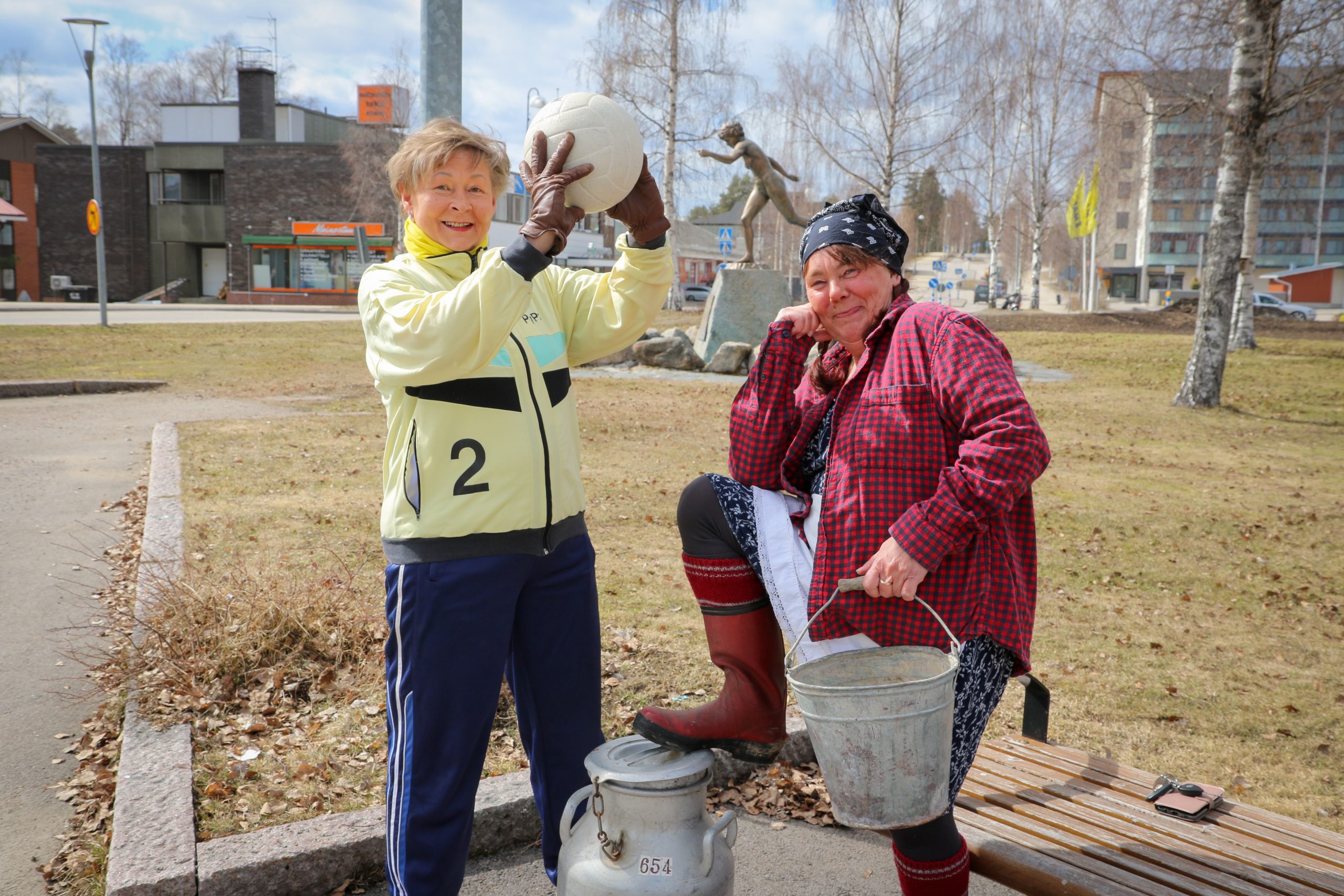 Kihukulkue marssii Yrittäjien tahdissa – Kaarina ja Raija haastavat ...